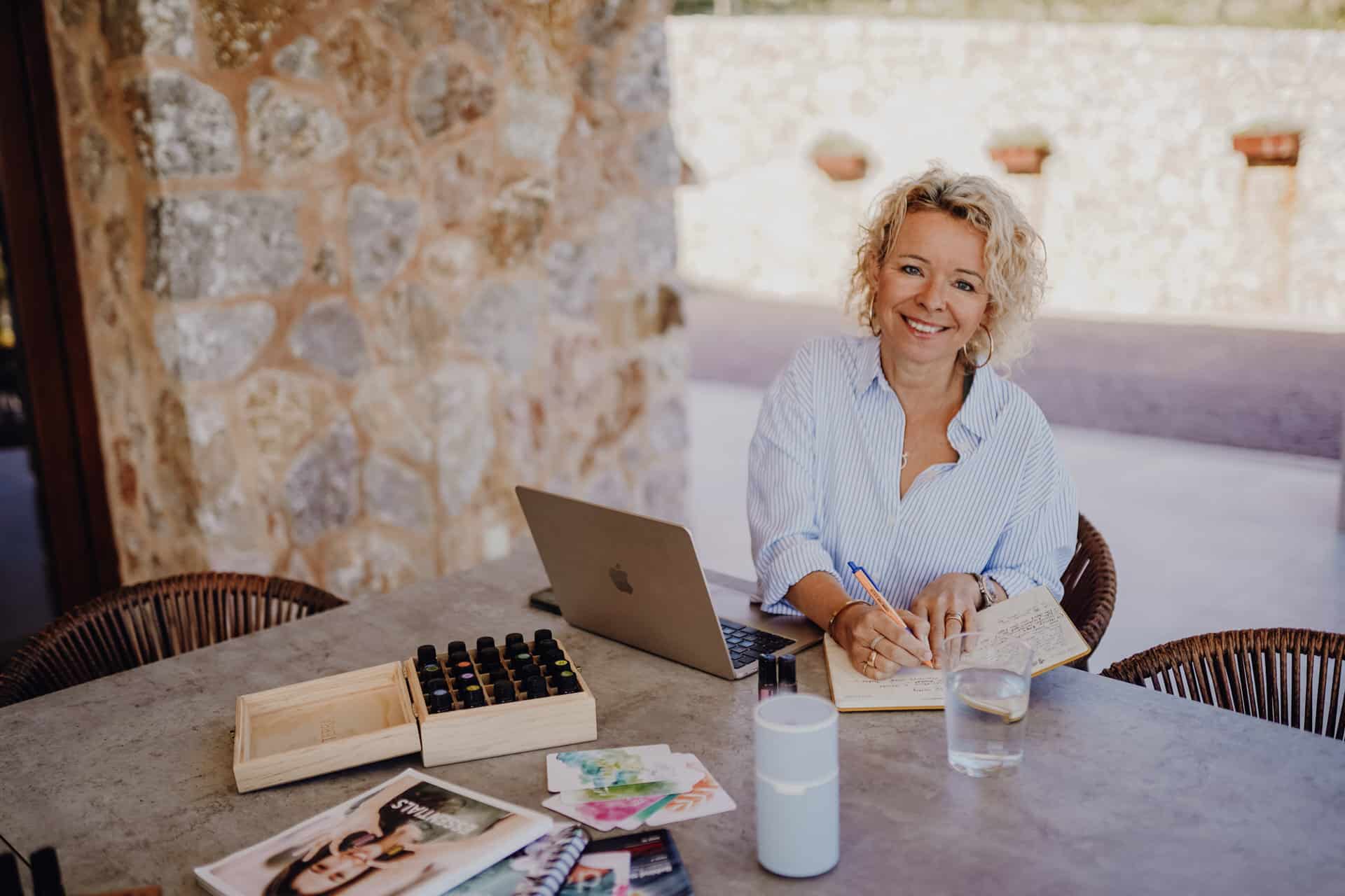 Essential oils & dōTERRA consultation with Sandra | aromapura